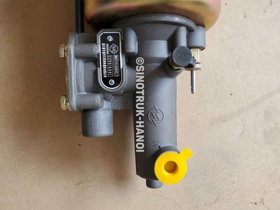 Tổng côn dưới có dùng trợ lực số chính hãng ( Howo 420 ) – PHỤ TÙNG HOWO