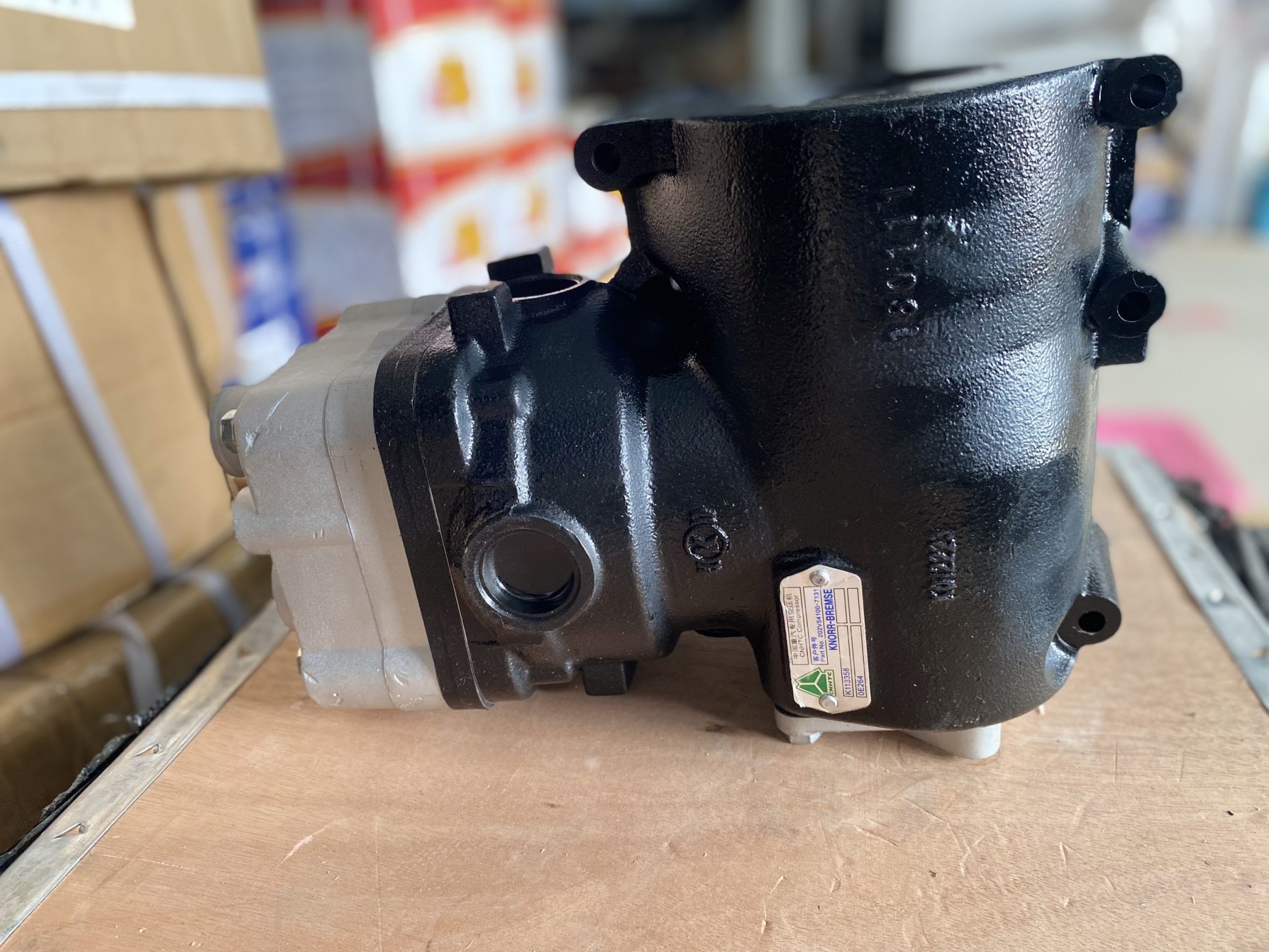 Máy nén khí ( bơm hơi ) động cơ MC11/SITRAK 440HP mã 7121 201V54100 ...